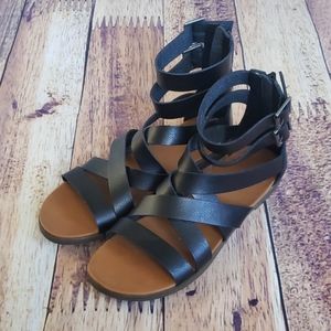 Universal Thread Shoes | Brown Strap Sandals | Poshmark